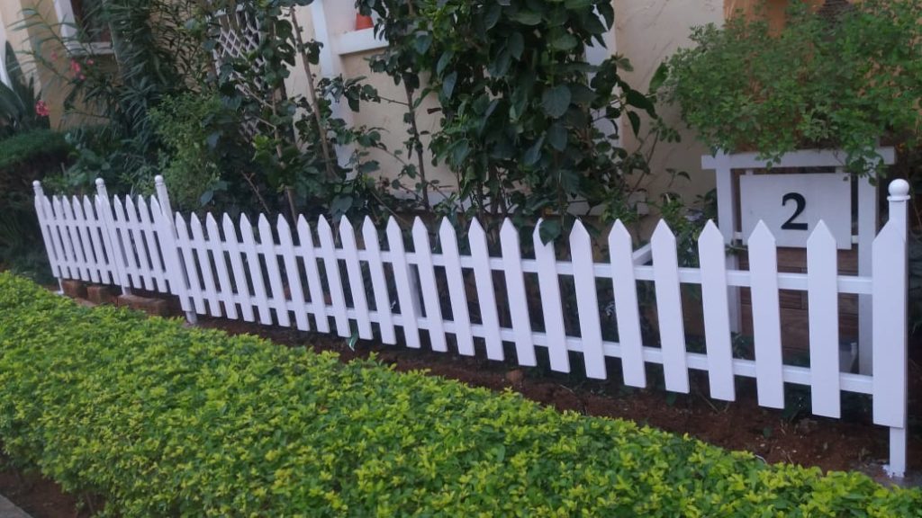 Wooden Picket Fence Installed at Prestige Silver Oak Bangalore - Uno ...